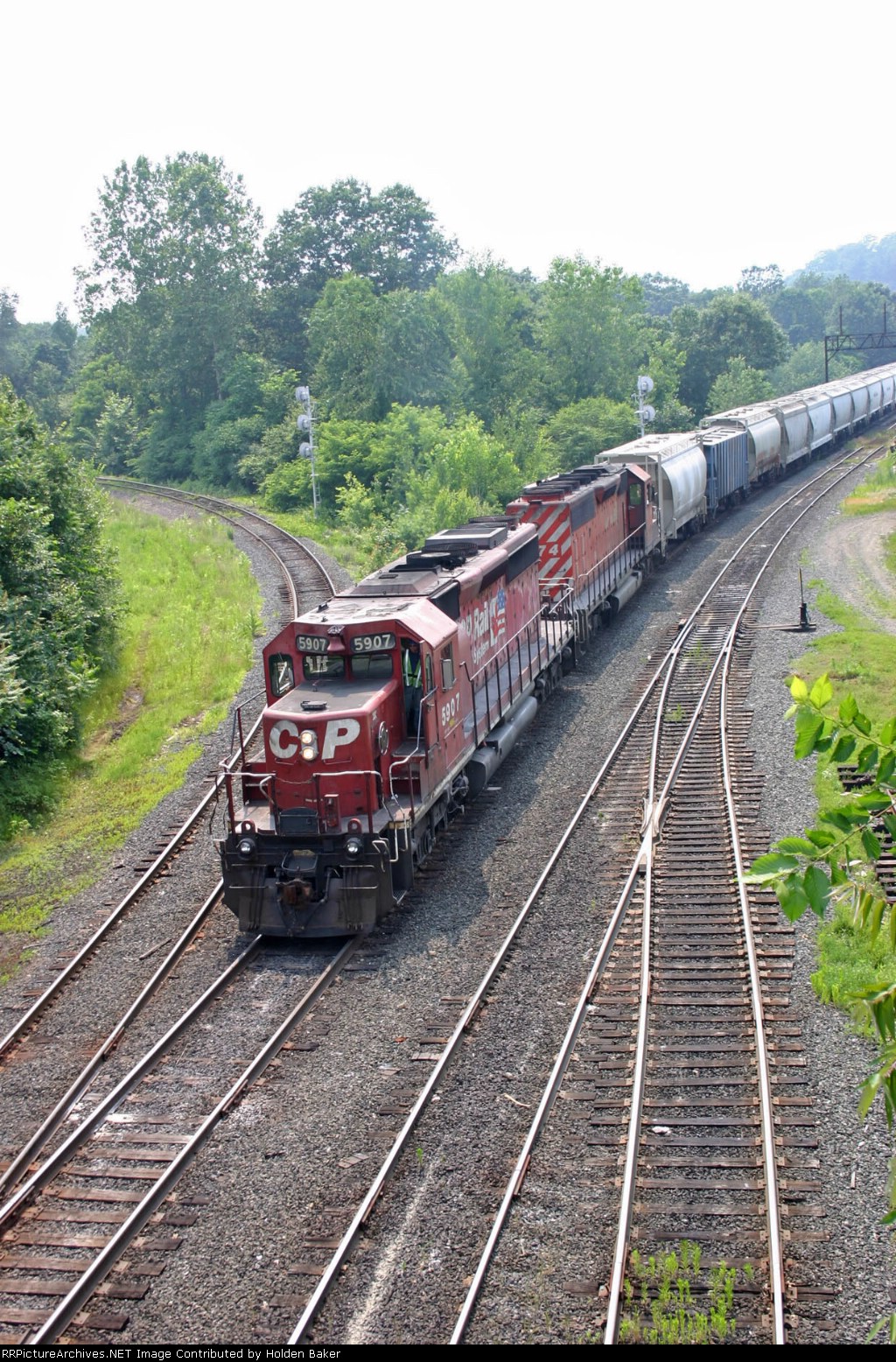 CP 5907 leads into the yard